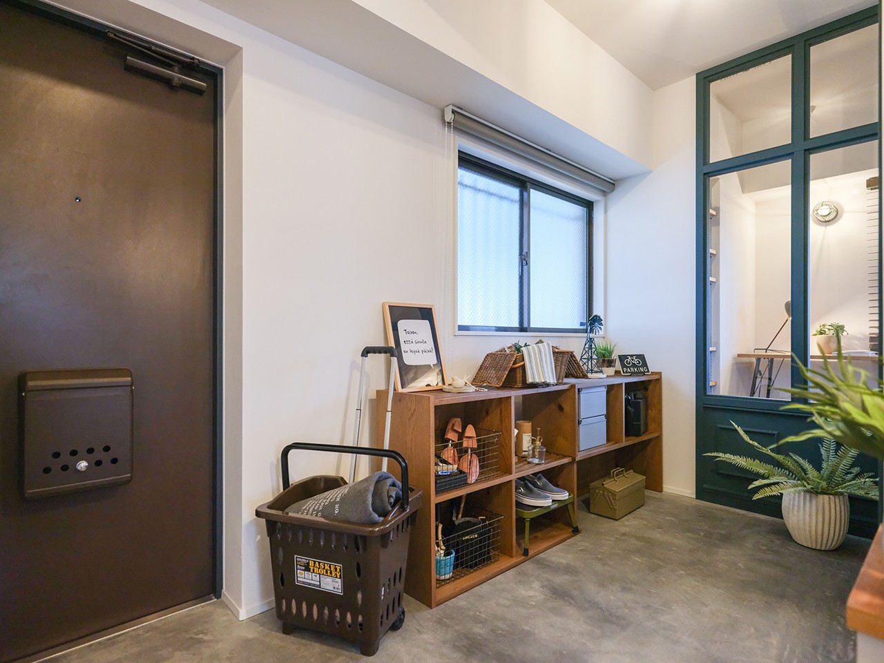 趣味もDIYも楽しむ、素材感たっぷりの住まい - マンションリノベーション事例｜SUVACO(スバコ)