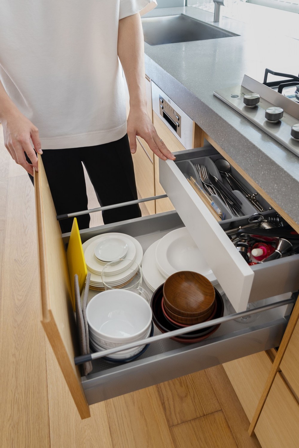 限られた面積をスッキリと魅せる、シンプルな美しさを追求した1LDK空間。 - マンションリノベーション事例｜SUVACO(スバコ)