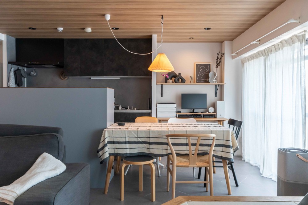 畳の小上がりに秘密基地のようなロフト、家族が集まるLDKが完成！ - マンションリノベーション事例｜SUVACO(スバコ)