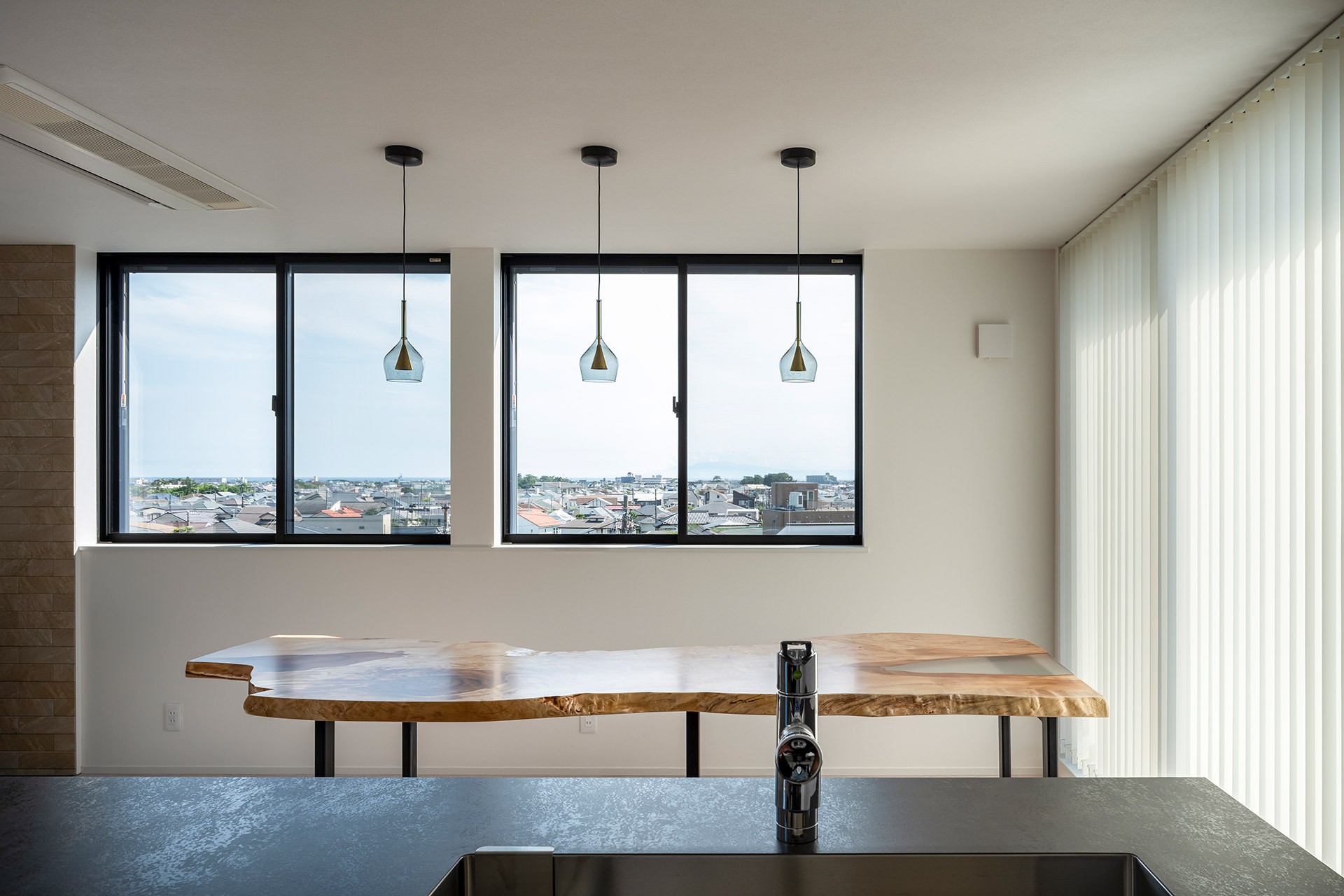 日常に風景のある家ーnew normal styleー立地を活かしたリゾートハウス - 注文住宅事例｜SUVACO(スバコ)