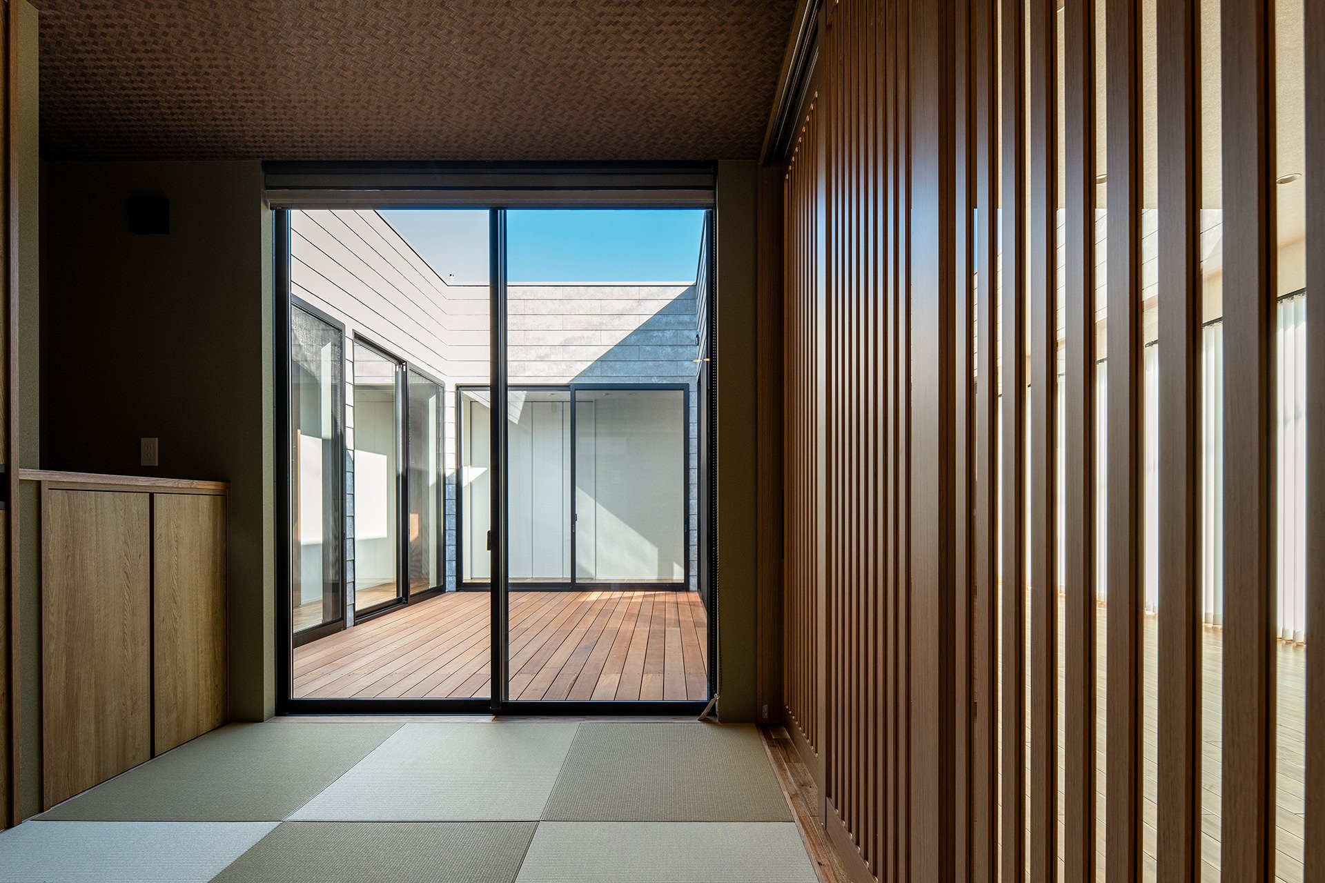 和室(センターコートのある家ーnew normal styleー回遊動線でつながる平屋建 二世帯住宅) - その他事例｜SUVACO(スバコ)