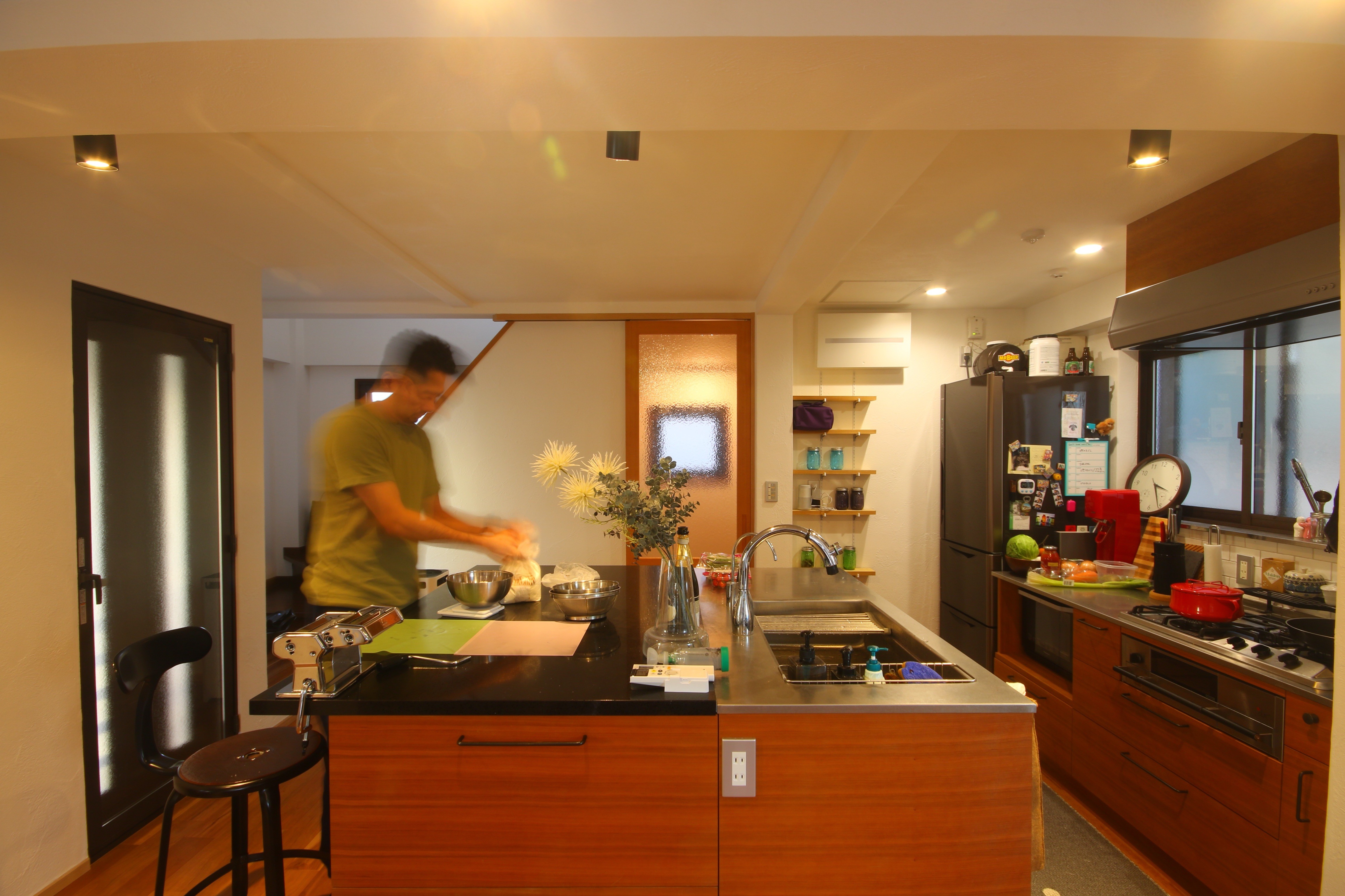 キッチン(HILL TOP猫の家リノベーション 〜共働き夫婦と猫の家〜) - キッチン事例｜SUVACO(スバコ)