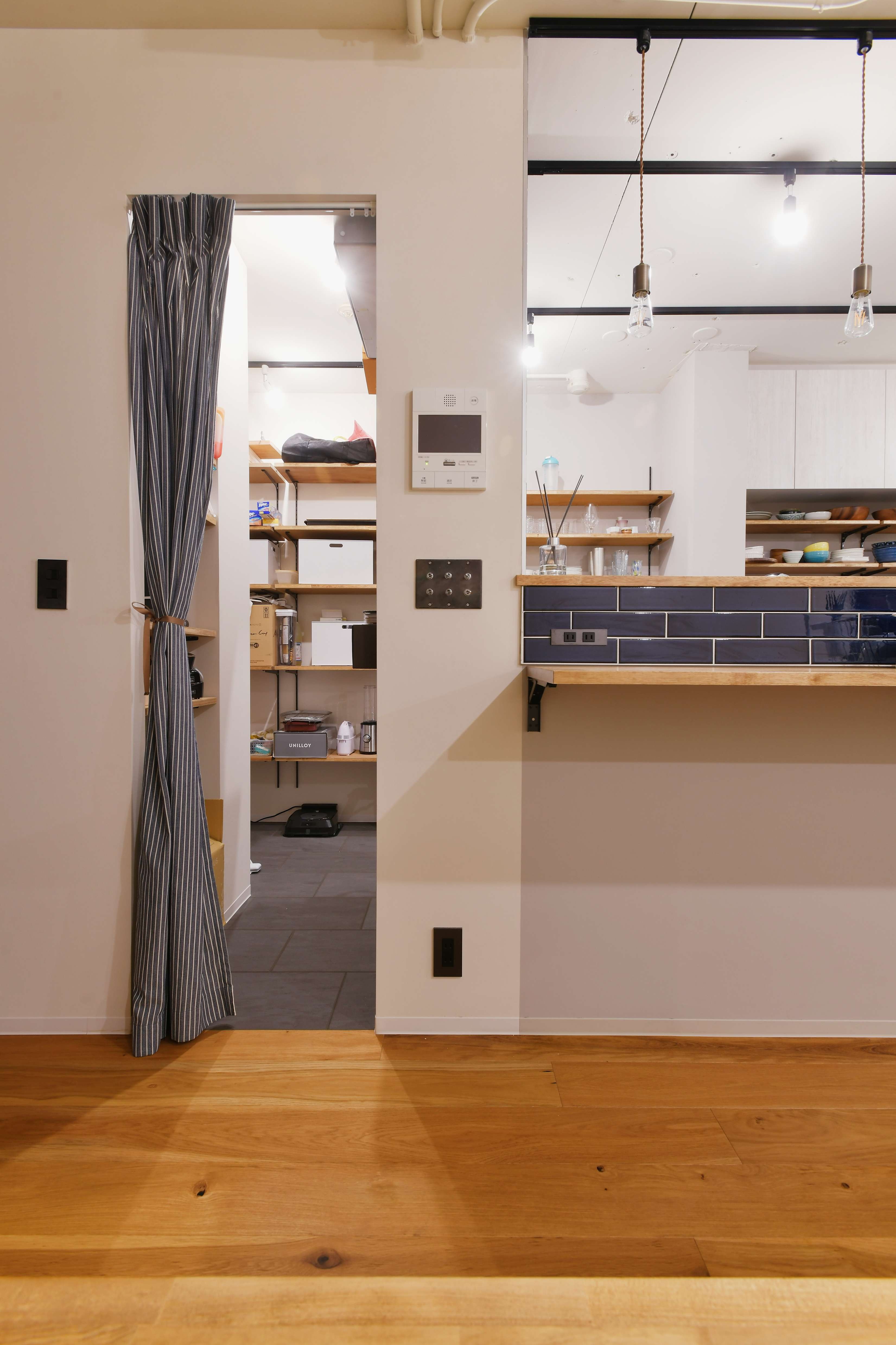 旅館のように寛げる、掘りごたつ式の小上がりがある家 - マンションリノベーション事例｜SUVACO(スバコ)