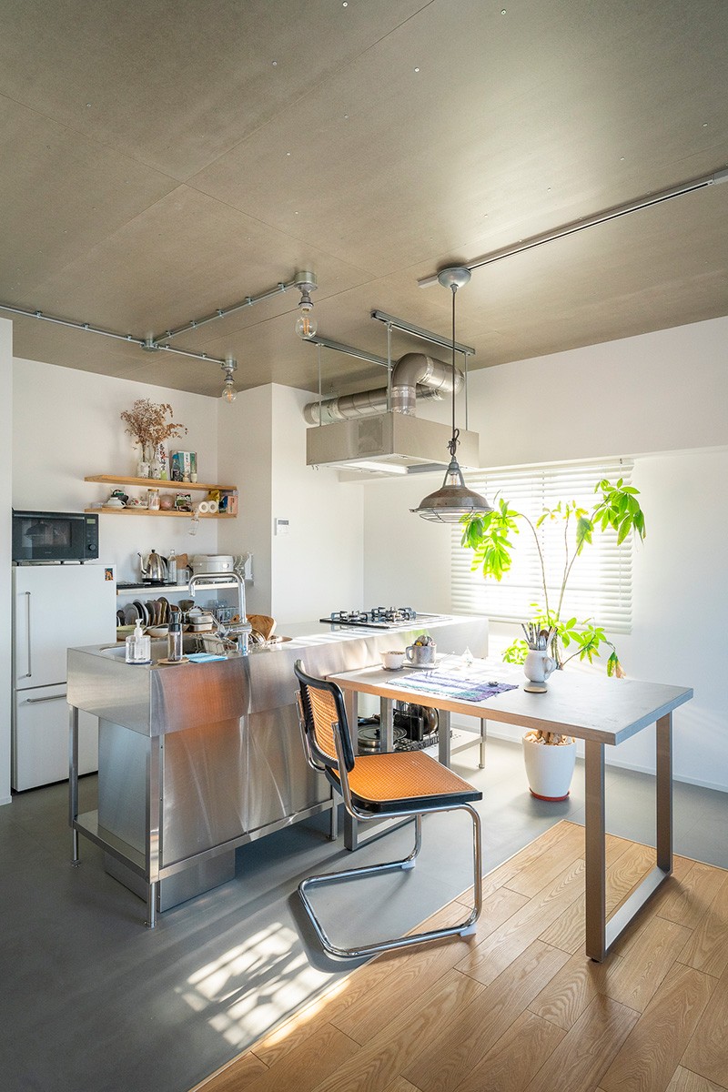 (2枚目) LDK(「ともにつくる」で叶えた私のワンルーム) - リビングダイニング事例｜SUVACO(スバコ)