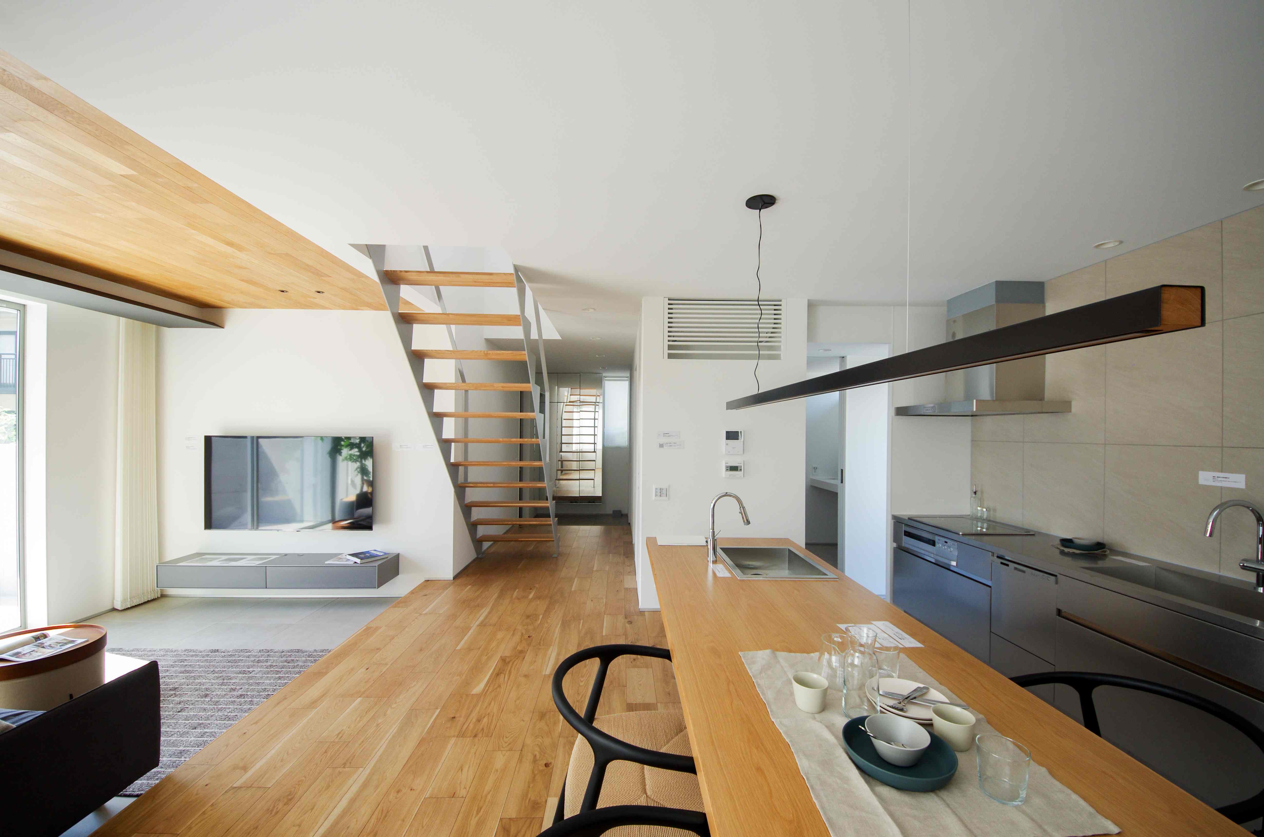 ダイニング(ASOLIE認定物件 高知モデルハウス ～外の広がりや家族とのつながりを感じる家～) - リビングダイニング事例｜SUVACO(スバコ)