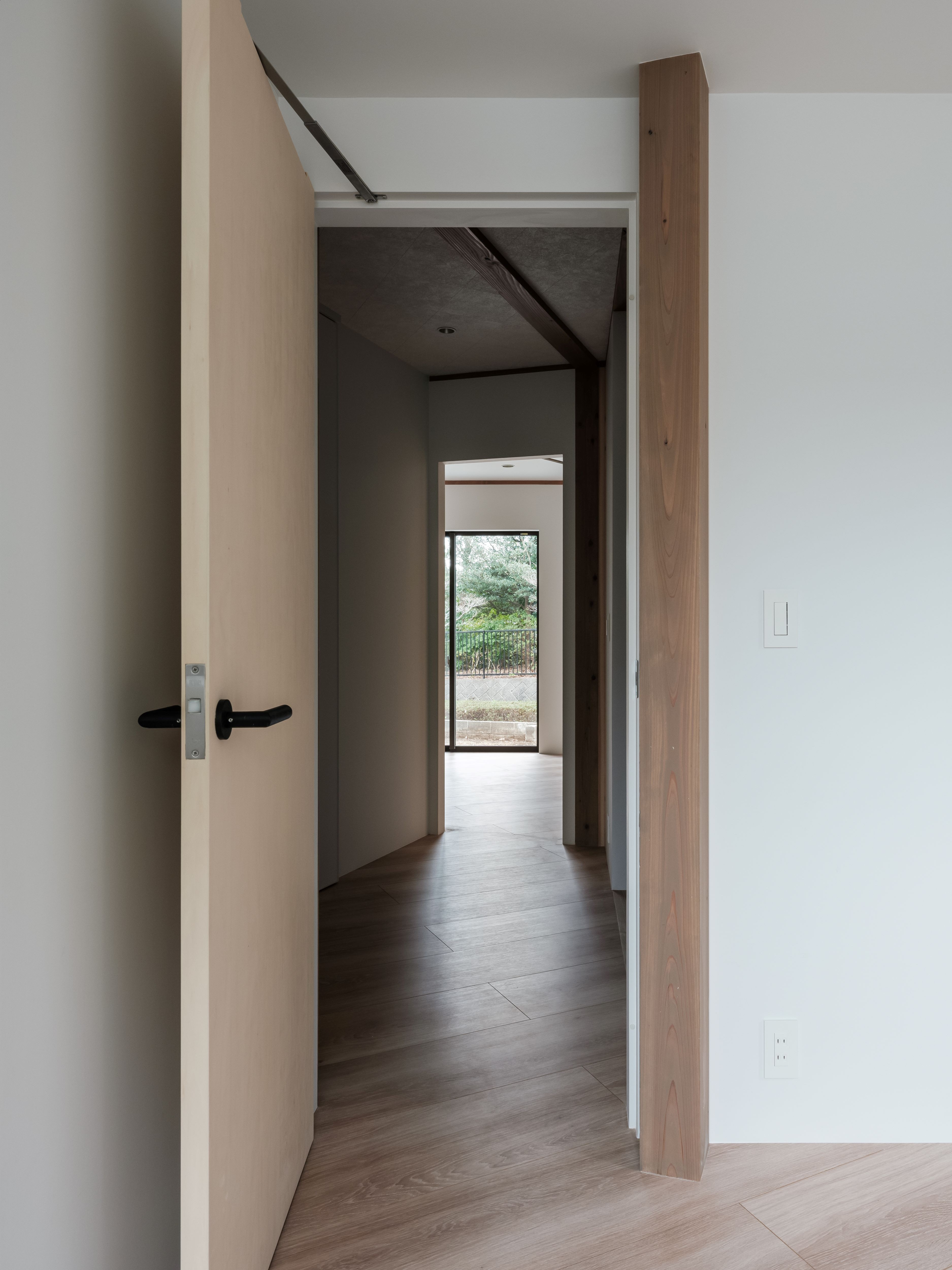 houseG-グリッドのゆらぎが心地よい2世帯住宅- - 二世帯住宅事例｜SUVACO(スバコ)