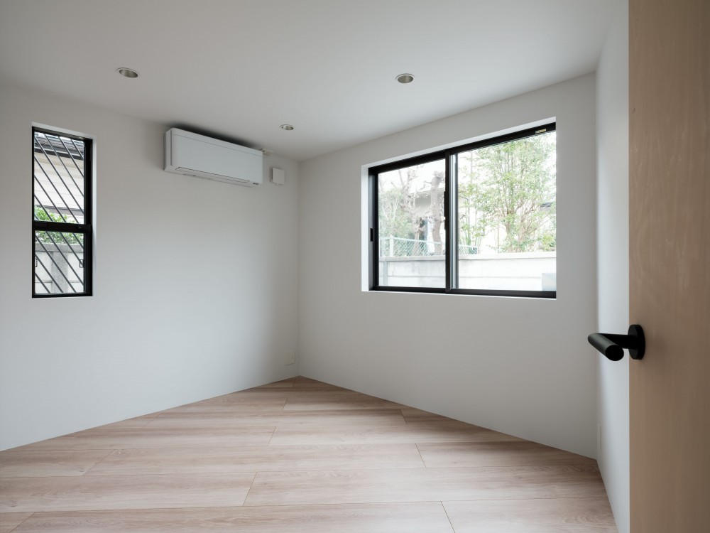 houseG-グリッドのゆらぎが心地よい2世帯住宅- - 二世帯住宅事例｜SUVACO(スバコ)