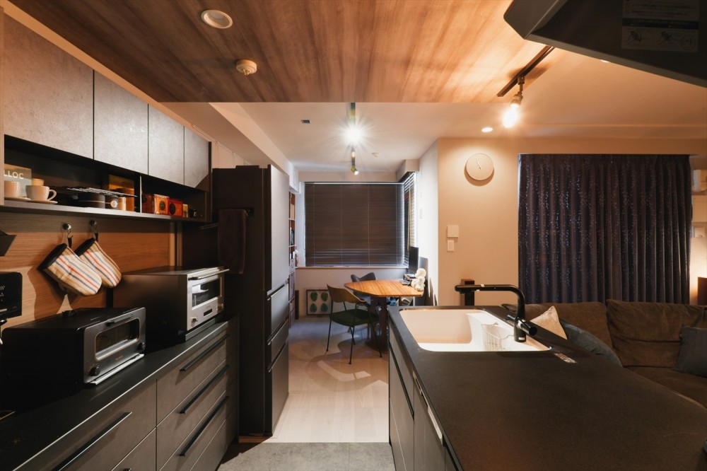 M様邸_想いをかたちに。こだわりが息づくシックな LDK - マンションリノベーション事例｜SUVACO(スバコ)