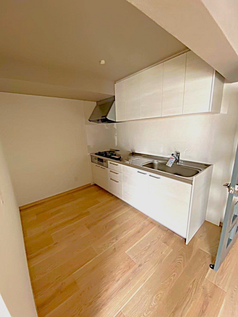 空間を繋げて広々LDKへ！築40年のマンションリノベ - マンションリノベーション事例｜SUVACO(スバコ)