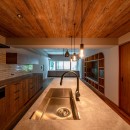 LDK-照明点灯時(Hide away) - リビングダイニング事例｜SUVACO(スバコ)